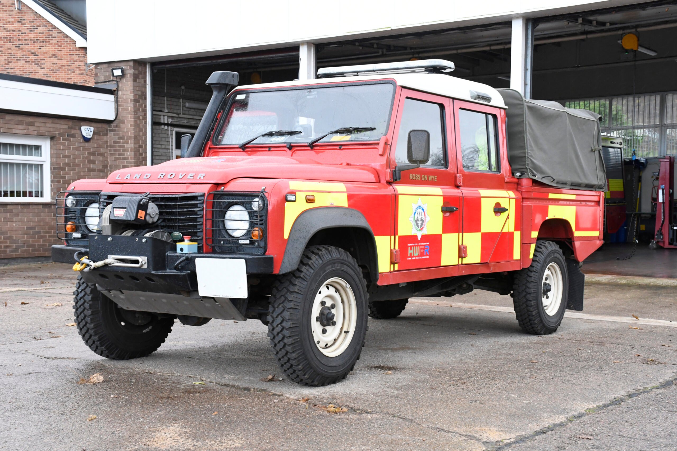 Land Rover Defender | Hereford & Worcester Fire and Rescue Service